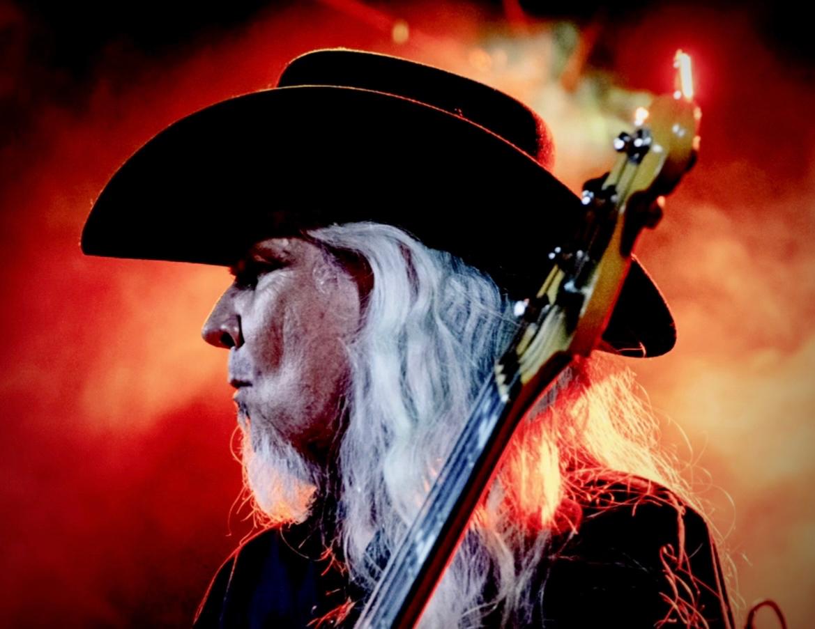 Carlos Avilez y las introspecciones en el desierto - Literal Magazine